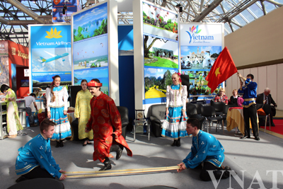 Promoting Viet Nam tourism in MITT Exhibition 2015 - Viet Nam National ...