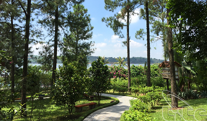 Visiting Dai Lai Lake - Viet Nam National Authority of Tourism