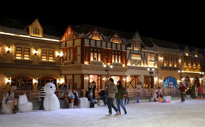 Snow Town offers cool new amusement in HCM City - Viet Nam National ...