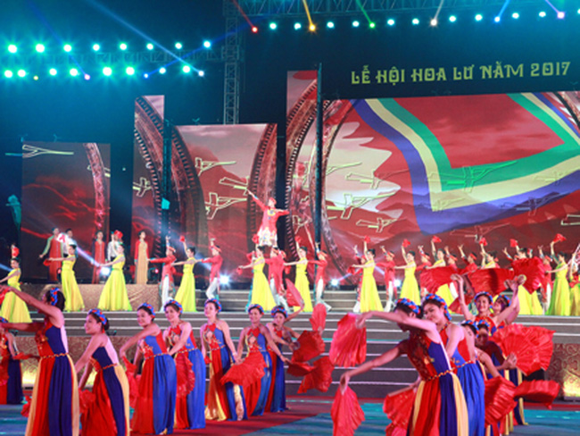 “Hat boi” performance, unique tourism product of Vinh Long - Viet Nam ...