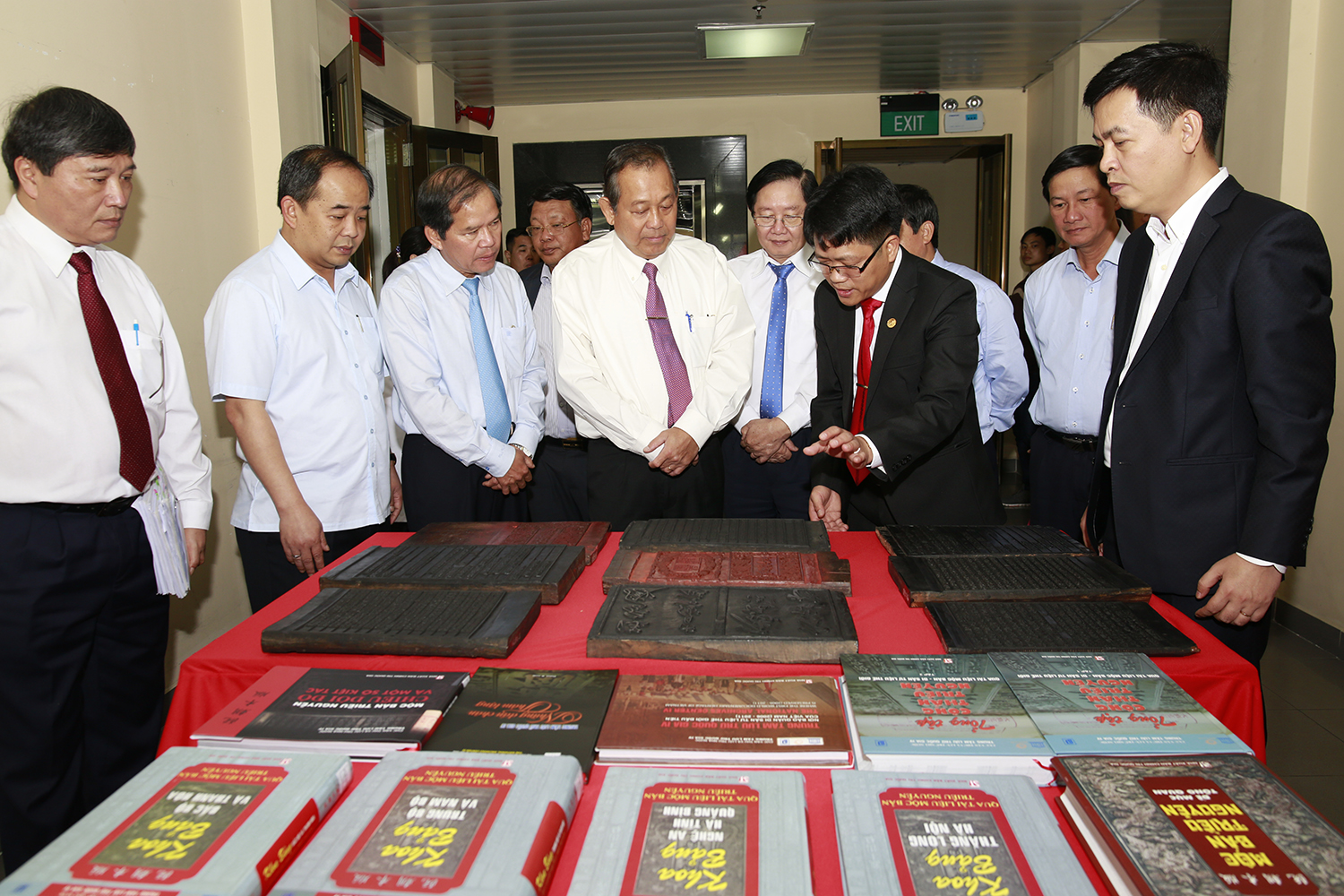 Archives Centre praised for preserving Nguyen dynasty’s woodblocks ...