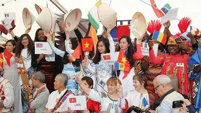 Vietnamese culture introduced at Francophone Festival in France - Viet ...