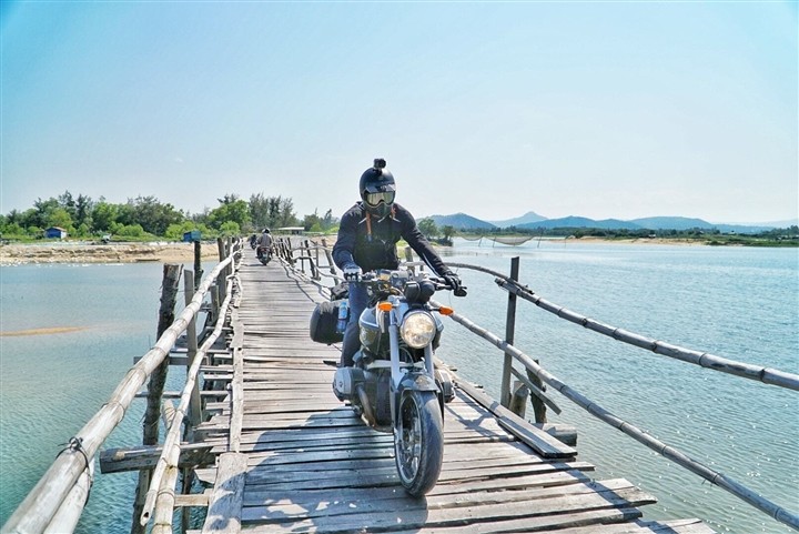 Ong Cop Bridge, Longest Wooden Bridge in Vietnam - Viet Nam National ...