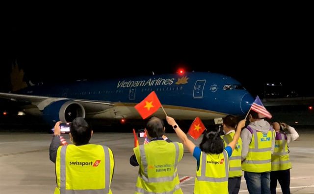 First commercial non-stop flight from Vietnam to US makes historic ...
