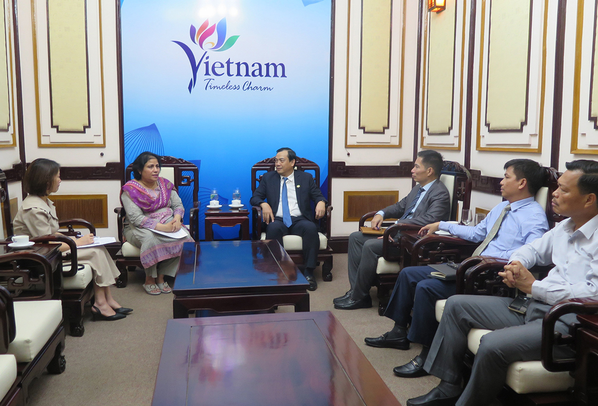 VNAT’s Chairman meeting with Ambassador of Pakistan on tourism ...