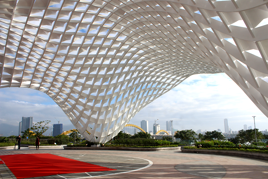 Da Nang inaugurates the expanded APEC Statue Garden Park - Viet Nam ...