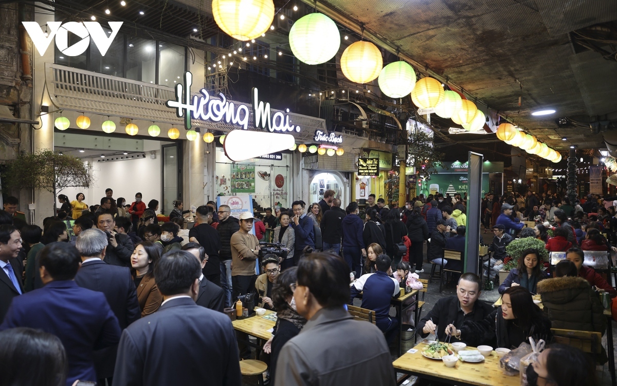 Dao Ngoc Ngu Xa night food street debuts in Hanoi - ASEAN Tourism Standards