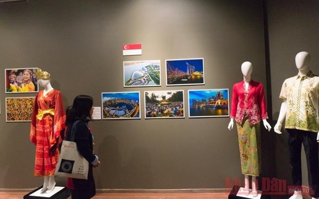 “ASEAN Cultural Colours” exhibition to take place in Hanoi next week ...