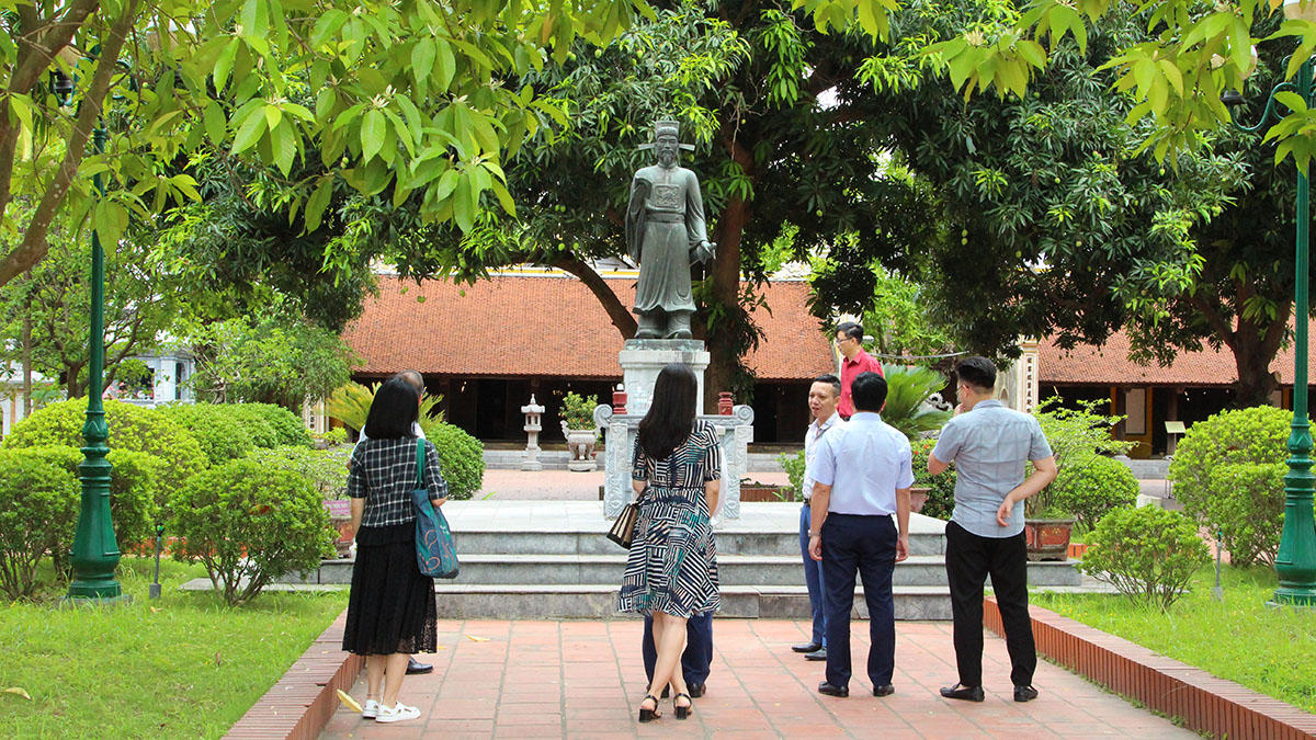 Ha Noi: Improving the skills of civilized behavior and community ...