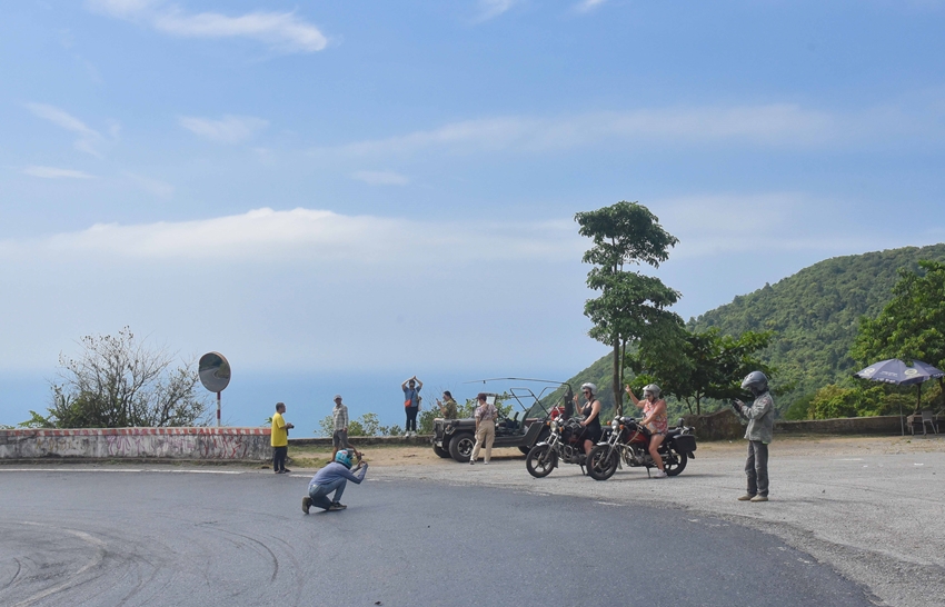 Discovering the beauty of Hai Van Pass - Viet Nam National Authority of ...