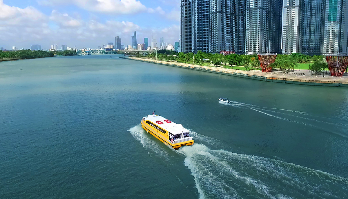 Exciting experience in Ho Chi Minh City by waterbus on Saigon River ...