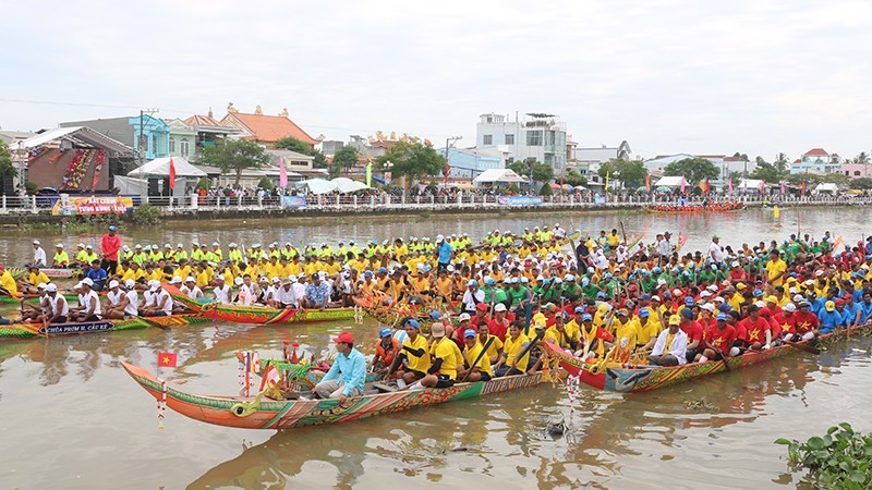 Tra Vinh: Khmer people celebrate Ok Om Bok Festival - Viet Nam National ...