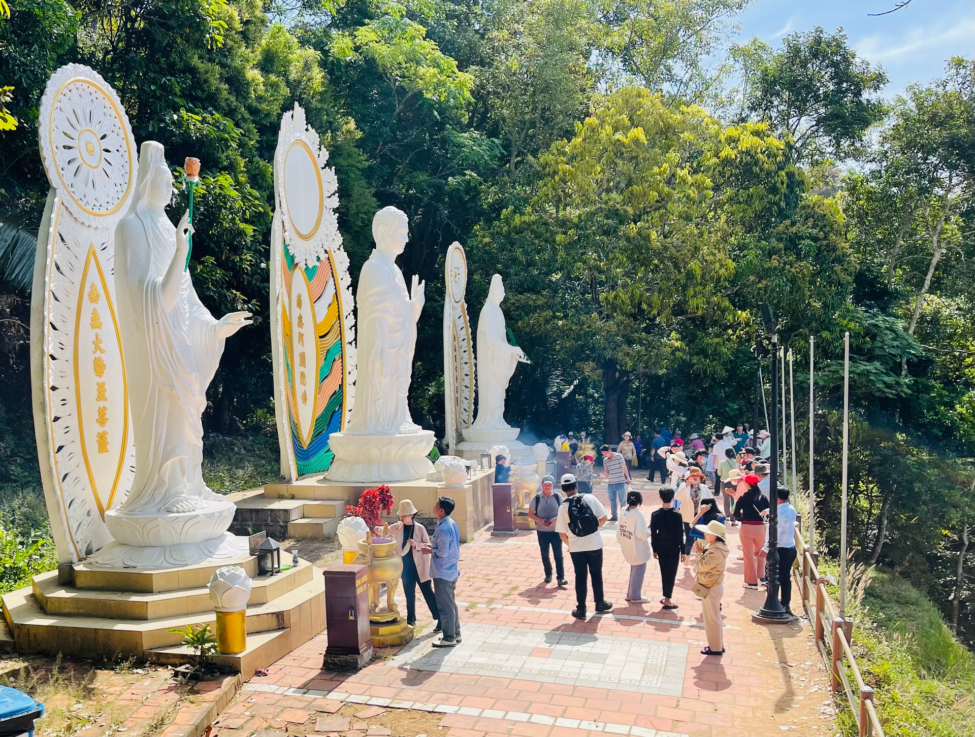 A Spring trip to Ta Cu Mountain - Viet Nam National Authority of Tourism