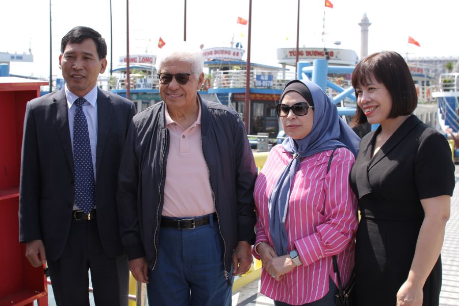 Governor of Penang state (Malaysia) visits Ha Long Bay - Viet Nam ...