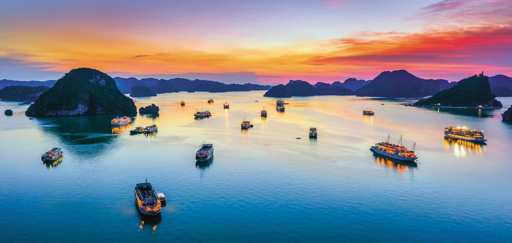 Over 200 billionaires to visit Ha Long Bay by superyachts - Viet Nam ...