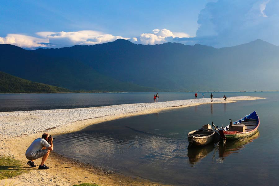 Lang Co Bay Wanderlust in Thua Thien Hue - Viet Nam National Authority ...