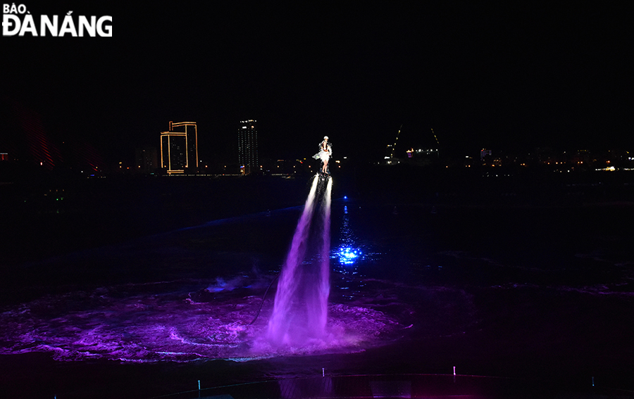 Attractive art show combined with fireworks every night in Da Nang ...