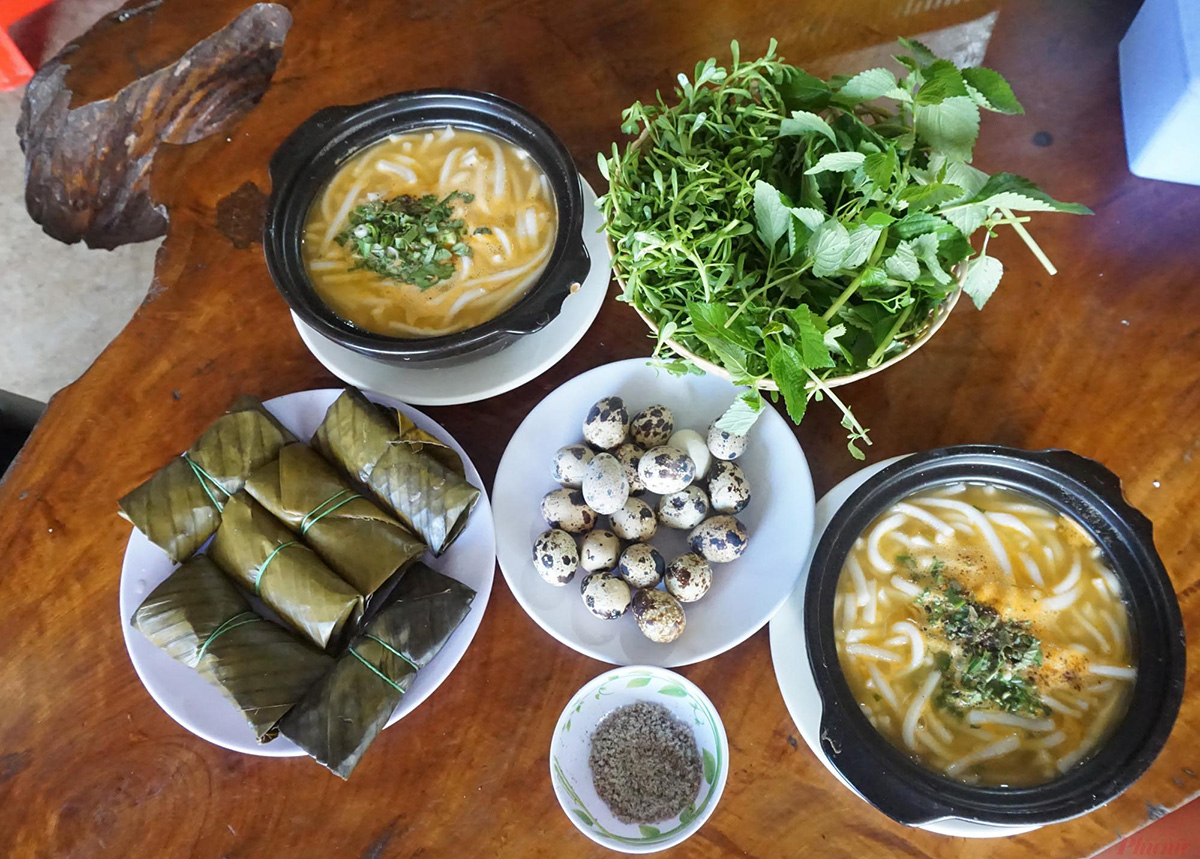 Bamboo shoots sticky rice with mackerel scad fish, ‘rotten’ crab ...