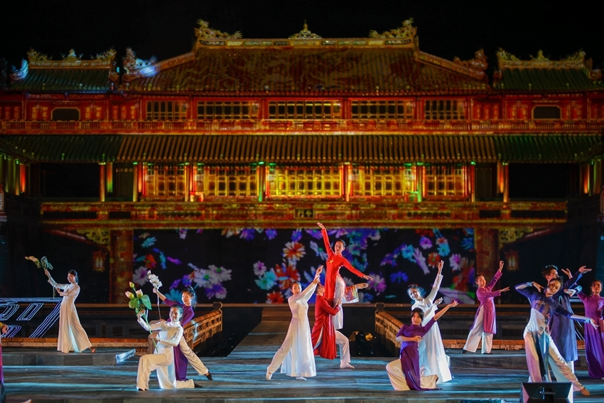 Poster of Hue International Arts Festival Week 2024 unveiled - Viet Nam ...