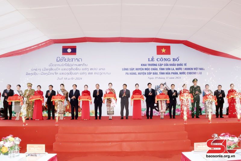Long Sap-Pahang international border gate pair inaugurated - Viet Nam ...