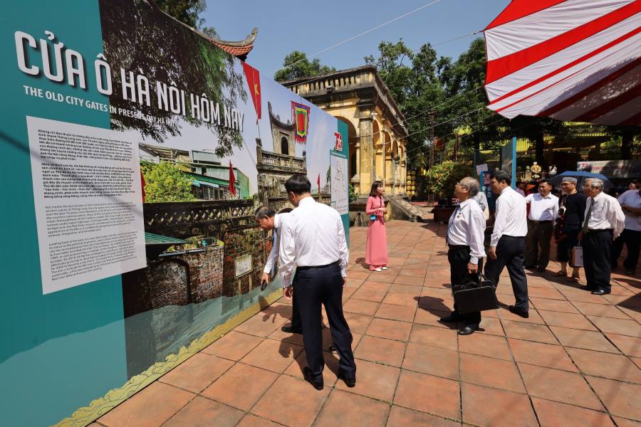 Exhibition revives history of Ha Noi’s ancient gates - Viet Nam ...