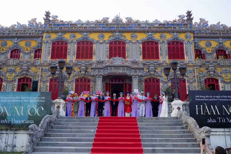 Allusive Panorama - Emperor Ham Nghi’s drawing exhibition - Viet Nam ...