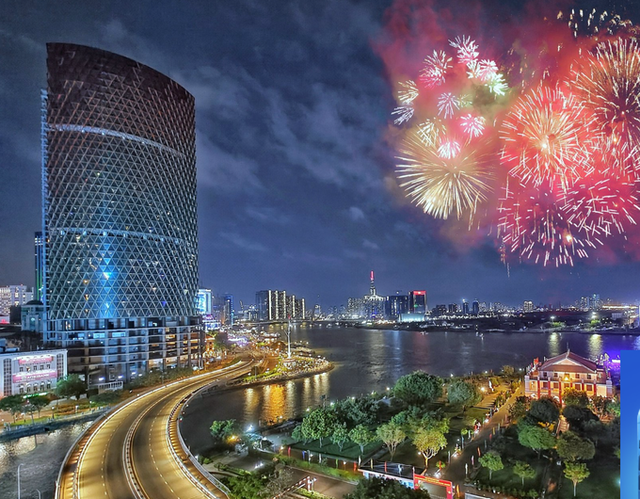 Fireworks to light up Ho Chi Minh City skies on April 30 - Webpage for ...