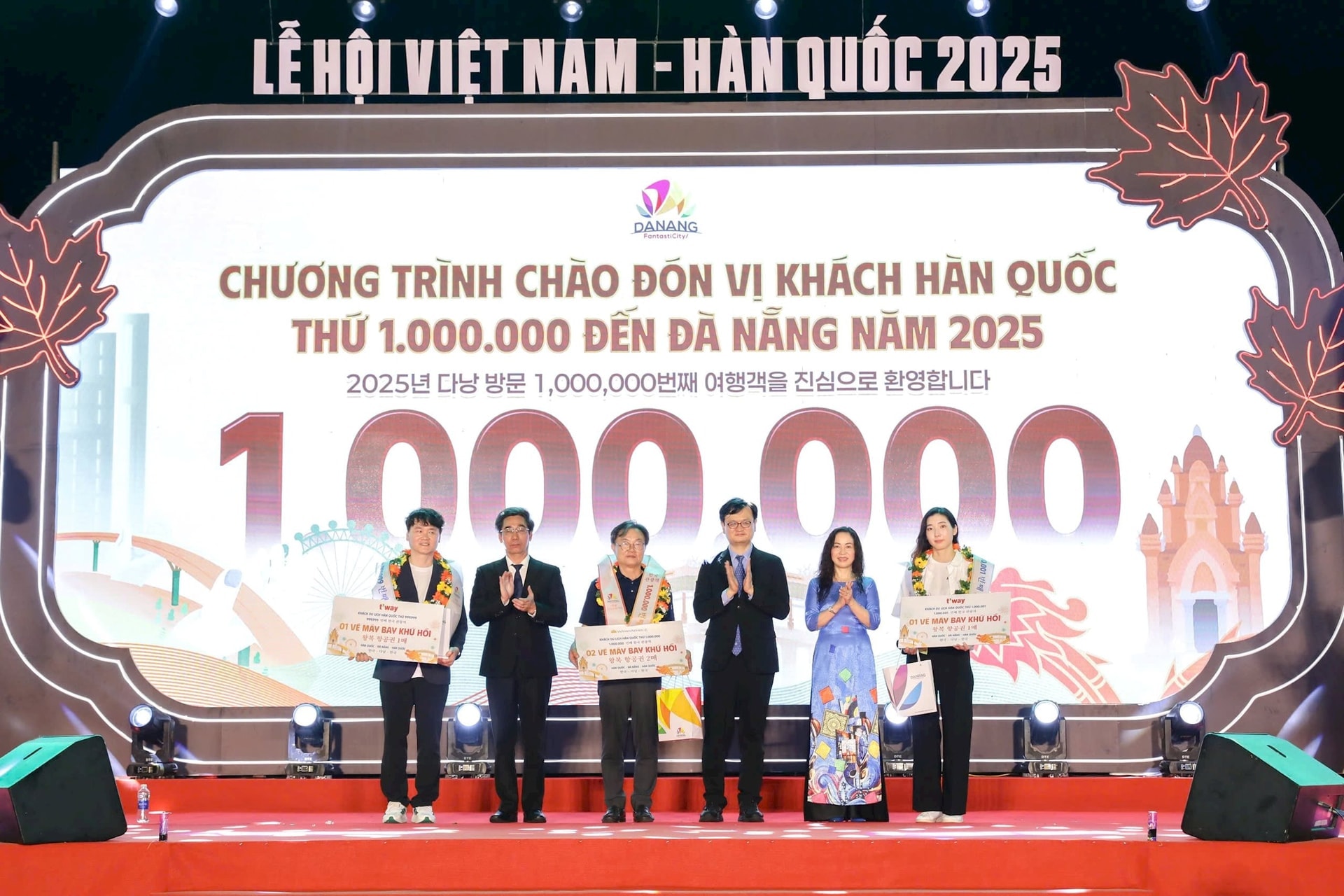 Da Nang welcomes one millionth South Korean visitor in 2025 - Viet Nam ...