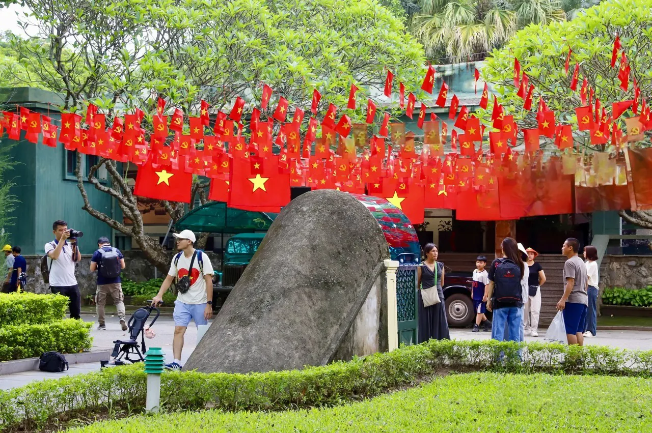 Explore Vietnam’s historic path at Thang Long Imperial Citadel - Viet ...