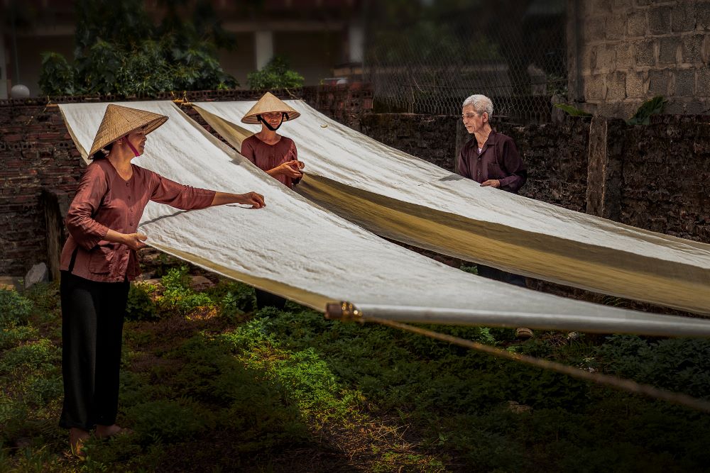 The traditional village of Tussah Silk weaving – Vietsky Travel ...