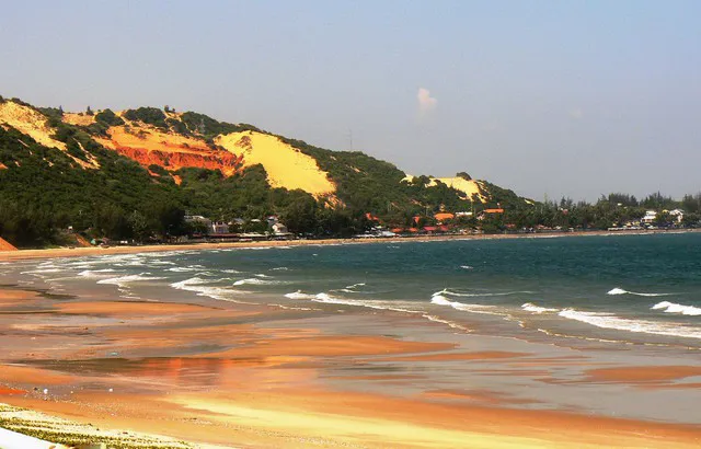 Mui Ne Beach (Lam Dong province) named top watersports destination in ...
