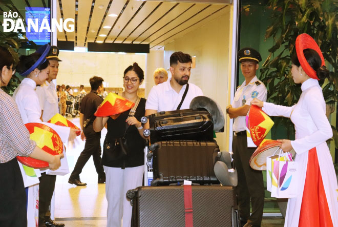 Emirates launches first flight to Da Nang - Viet Nam National Authority ...