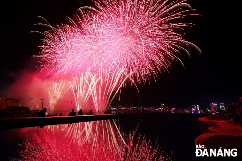 "Legacy of Culture" illuminates Da Nang’s Han River - Webpage for the ...