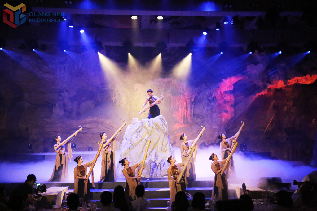 “The quest for the jade mark” - An immersive cave show debuts in Quang ...