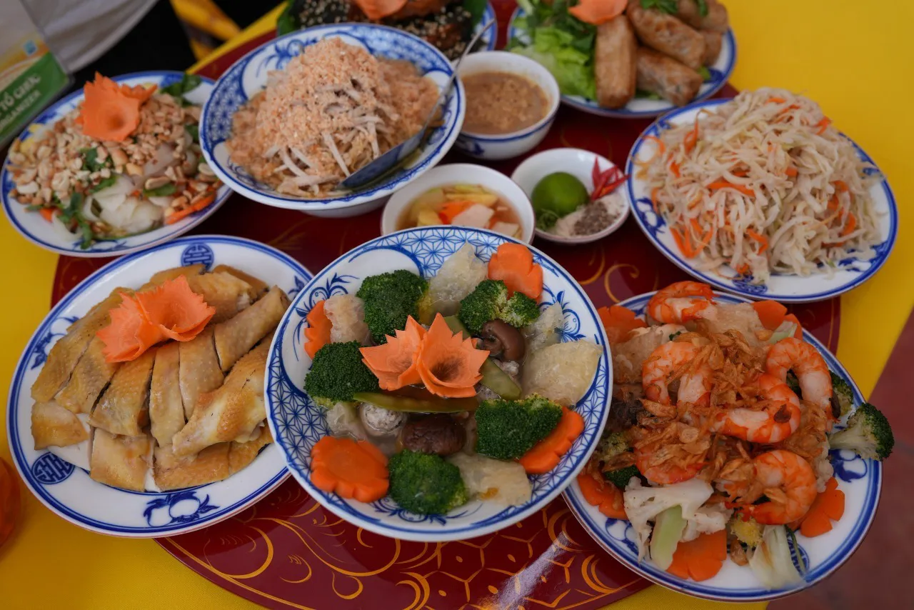 Bat Trang feast recognized as National Intangible Cultural Heritage ...