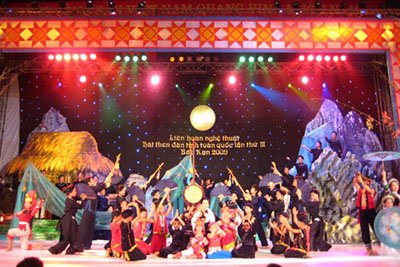 Folk singing festival highlights traditional culture - Viet Nam ...