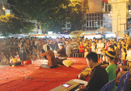 Young performers take up the baton for traditional folk art - Viet Nam ...