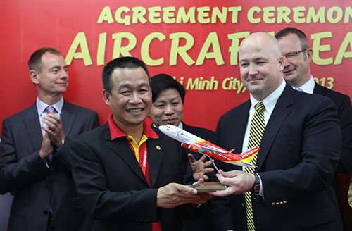 VietJetAir leases new fuel-saving A320 aircraft - Viet Nam National ...