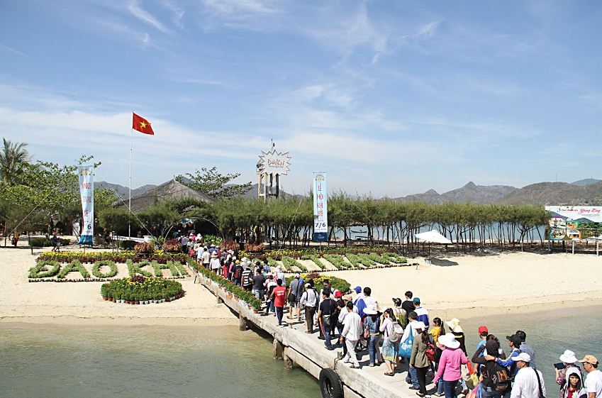 Kỳ thú lễ hội khỉ tại đảo Hòn Lao - Cục Du lịch Quốc Gia Việt Nam