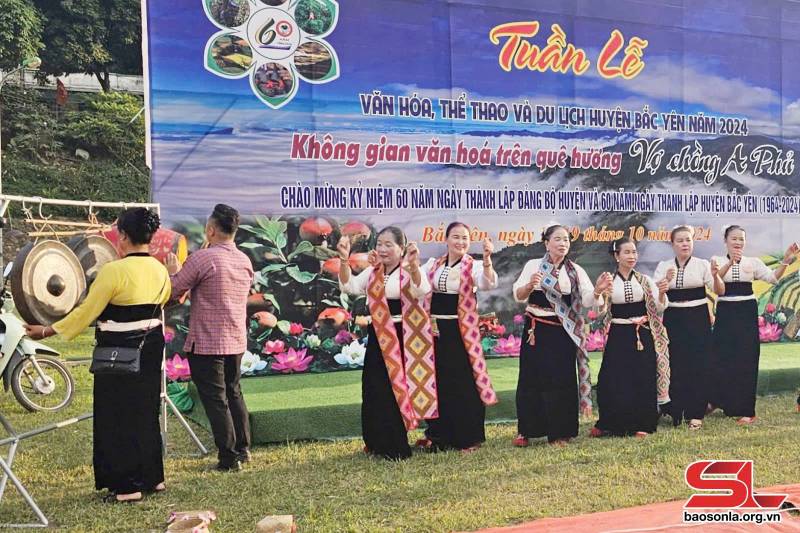 Sơn La: Phát huy giá trị văn hóa truyền thống các dân tộc thiểu số gắn ...