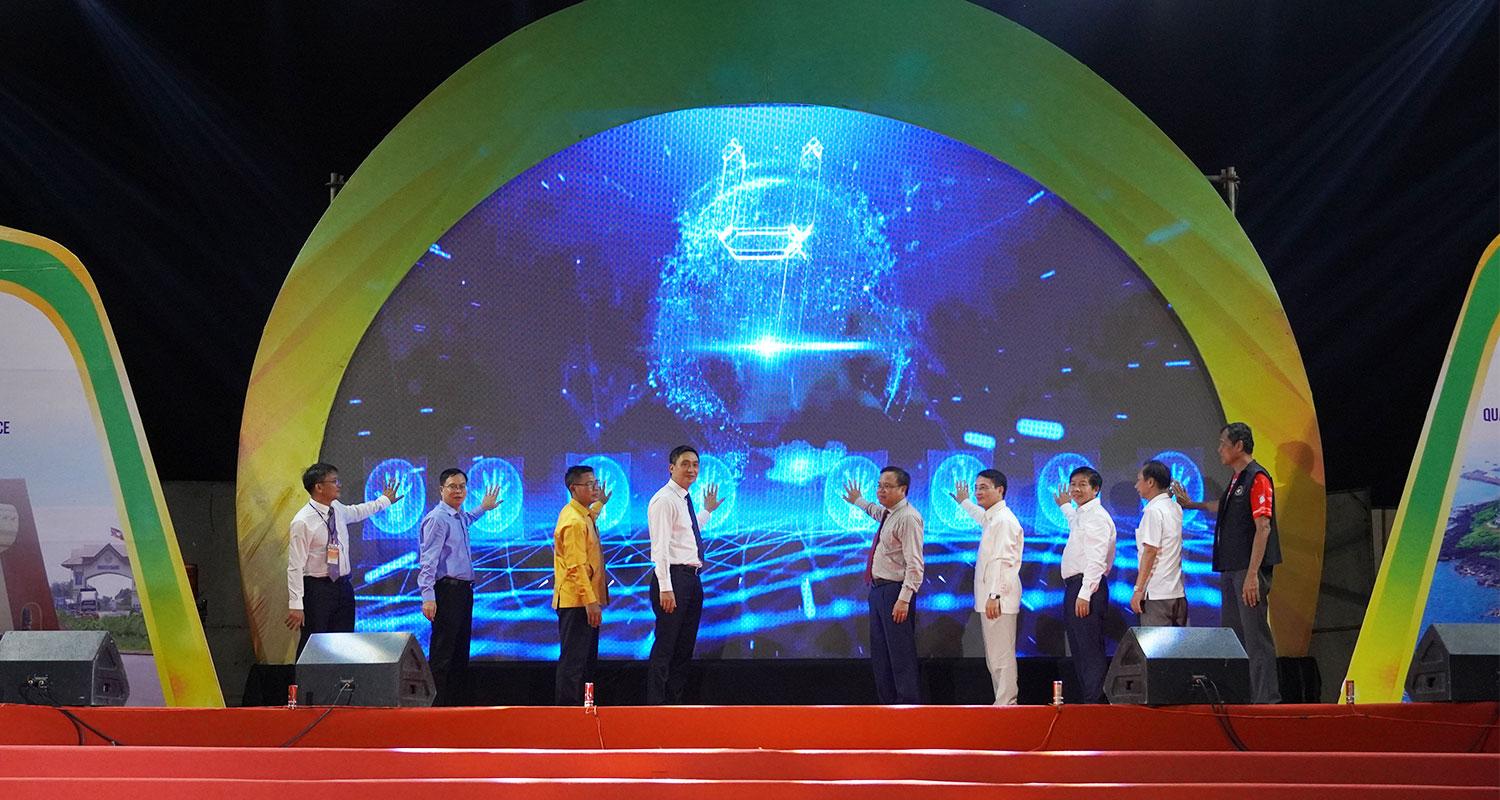 Khai mạc Hội chợ thương mại và du lịch Nhịp cầu Xuyên Á - Quảng Trị ...