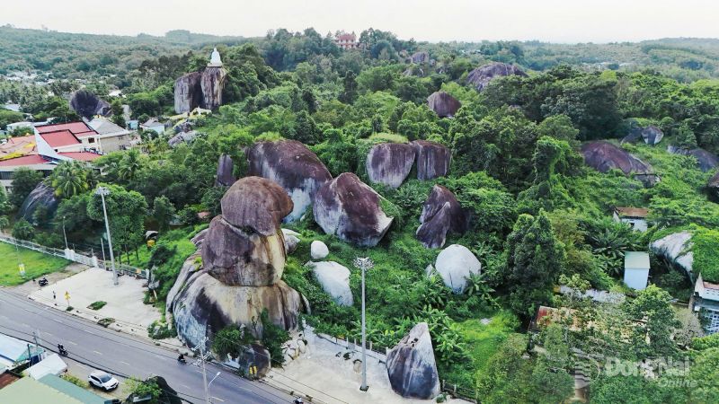 Đá Ba Chồng - Kỳ quan đá giữa đất Đồng Nai - Cục Du lịch Quốc Gia Việt Nam