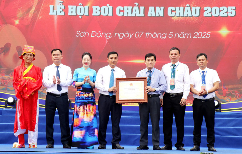 Sơn Động (Bắc Giang): Công bố lễ hội bơi chải An Châu là Di sản văn hóa ...